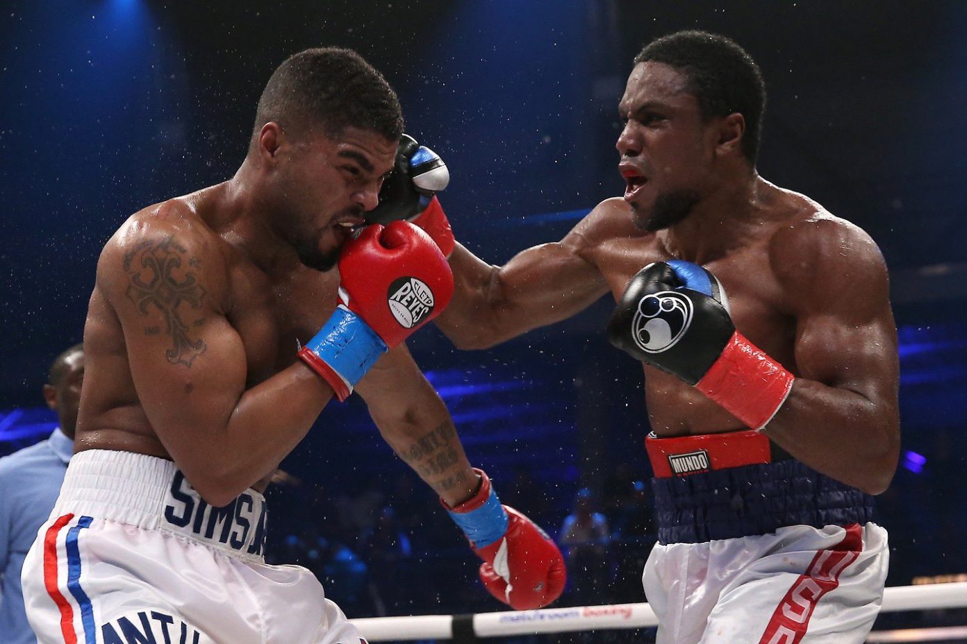 Alexis Angulo retiene su corona y le quita lo invicto a Anthony Sims jr ...
