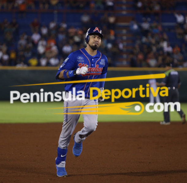 Extraña Jesse Castillo el terreno de juego - Peninsula Deportiva