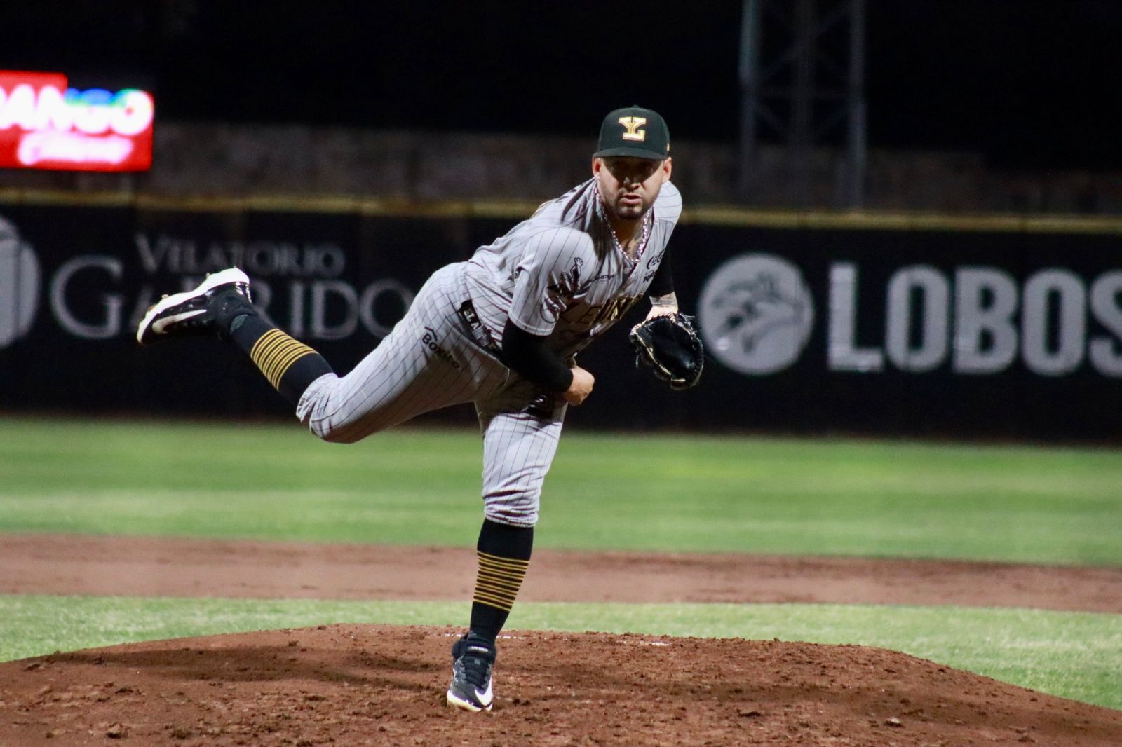 Yoanner Negrín desplaza a Óscar Rivera y es ya el 2o ganador melenudo